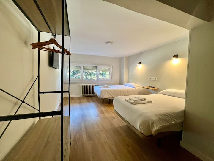 Spacious Triple Room - Salamanca