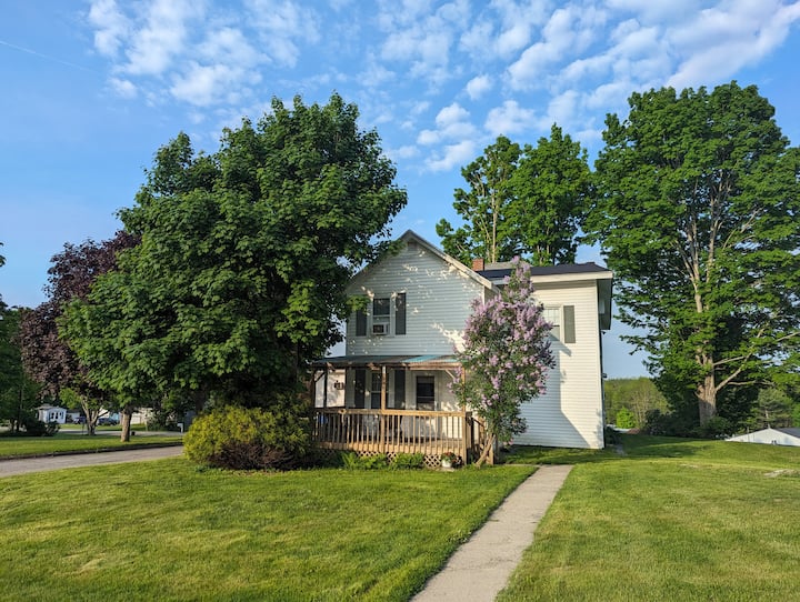 Comfortable Maine Getaway With Thoughtful Touches - Gardiner, ME