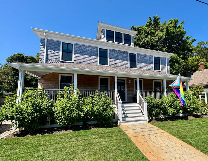 Peaceful Porch, Historic Retreat, All New - Provincetown, MA