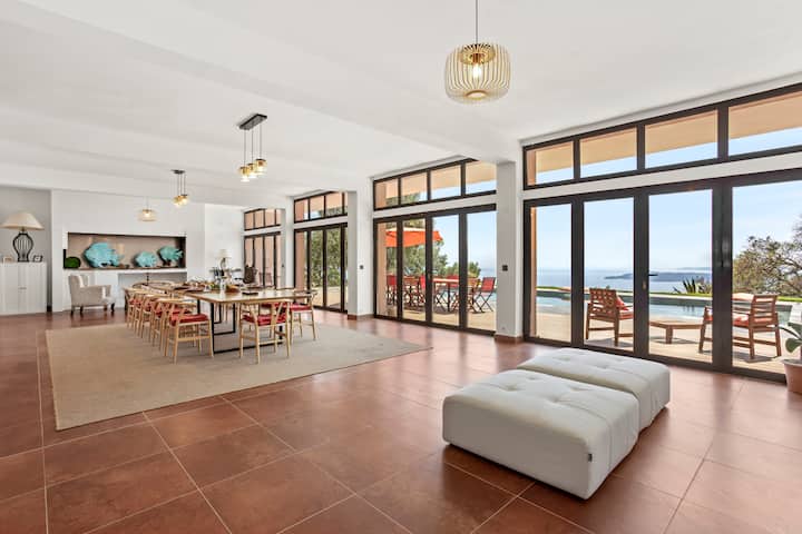 Grande Villa De 750m2 / Le Mas Des Chênes - Rayol-Canadel-sur-Mer