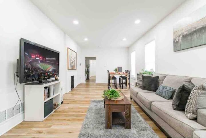 Newly Remodel Near Downtown 4 Bedroom/game Room! - Columbus, OH