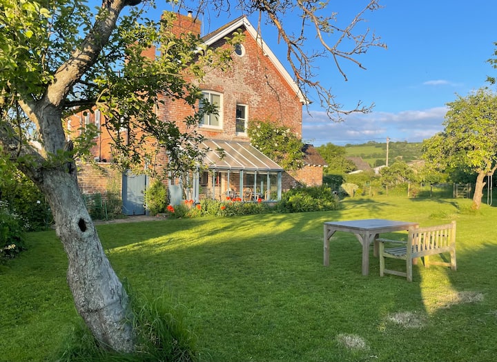 Spacious Garden Peaceful Family Retreat In Dorset - Dorset