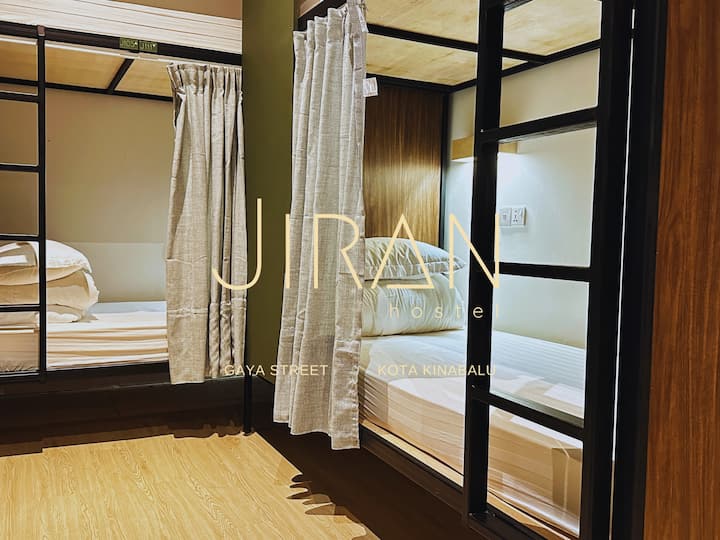 Jiran Hostel 4 Bed Female Dorm - Kota Kinabalu