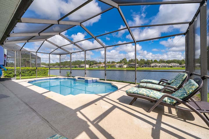 Lakefront Villa-10min To Disney! - Four Corners, FL