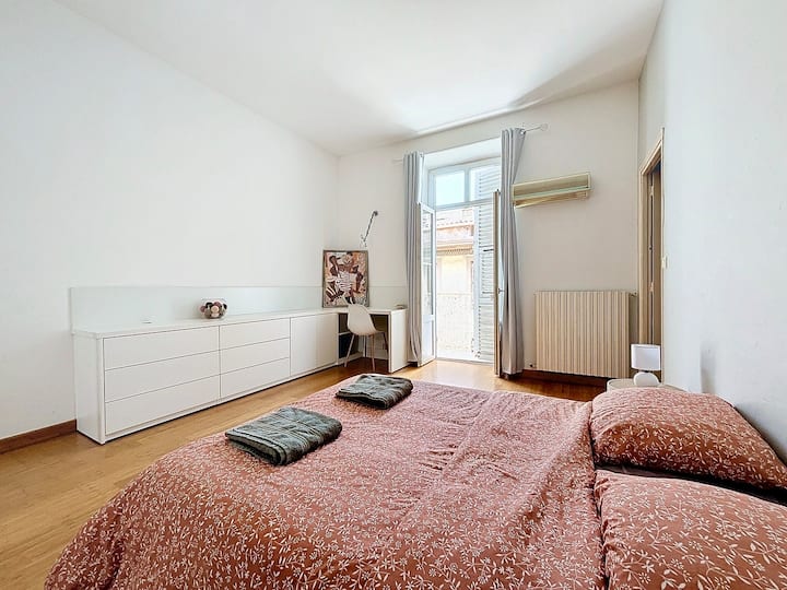Grand Appartement Ajaccien - Ultra Centre Parking - Ajaccio