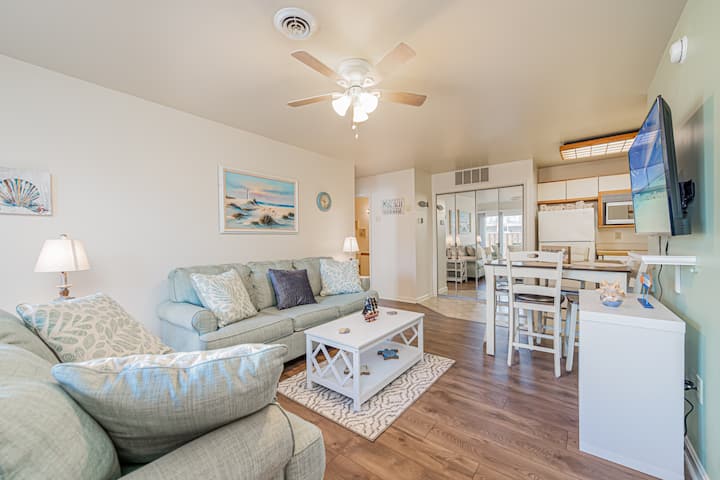 1st Flr 2br/2ba Condo W/patio: Pool, Beach, Dine! - Ocean City