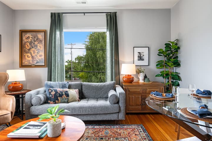 Walkable Neighborhood | King Bed | Central Ac - Tacoma, WA
