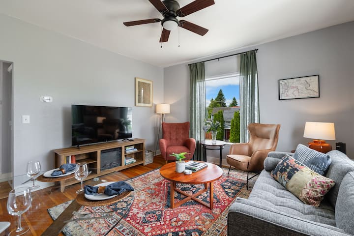 King Bed | Near Dt & Best Restaurants | Pets Ok! - Tacoma, WA