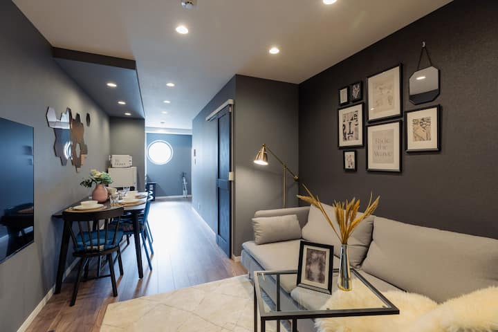 空庭|临近难波，机场直达天下茶屋，地铁直达梅田，心斋桥，美国村|花园町7分钟|家庭房|日式整栋一户建 - Osaka