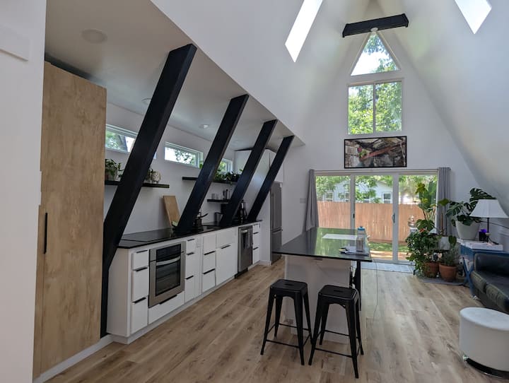 Light-filled A-frame 
Game Day Shuttle Bryan Texas - Bryan, TX