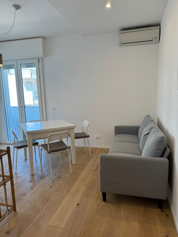 Two Beds Apartment In Front Sea - Mazzini Square - Jesolo