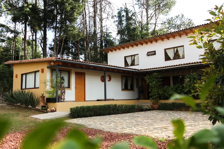Villa Los Olivos Valle De Bravo - Valle de Bravo