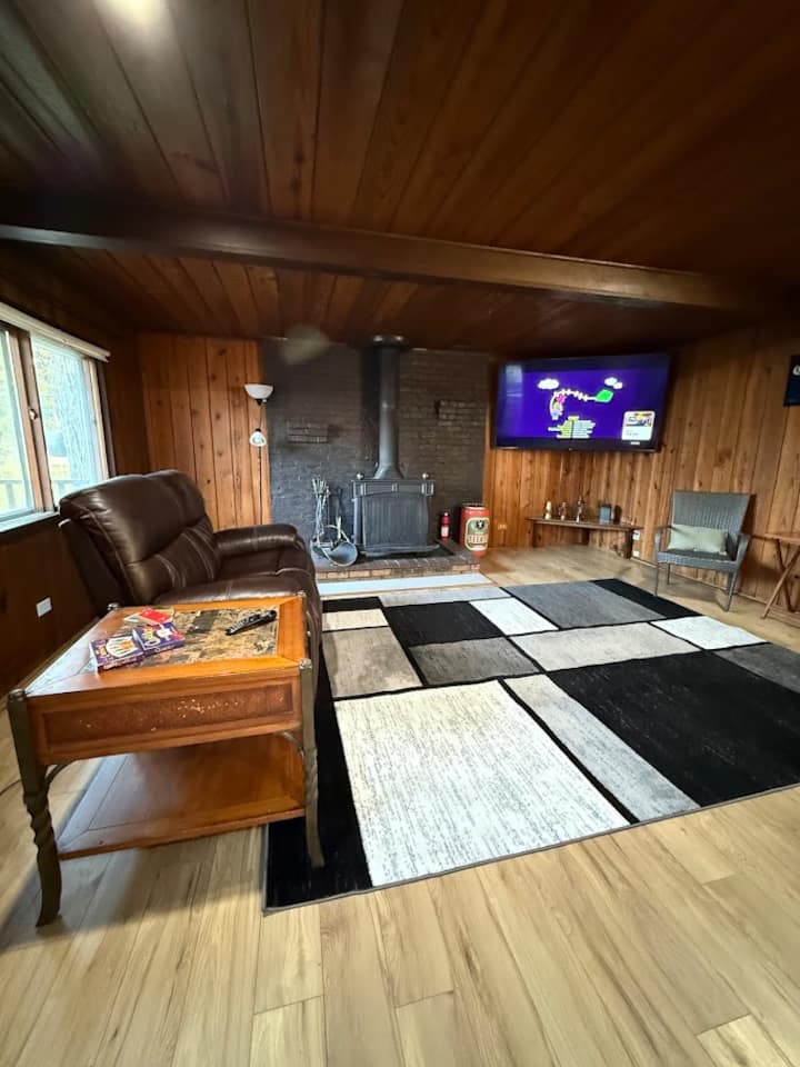 A Ranch Home Within The Outskirts Of Chicago - Chicago O'Hare Airport (ORD)