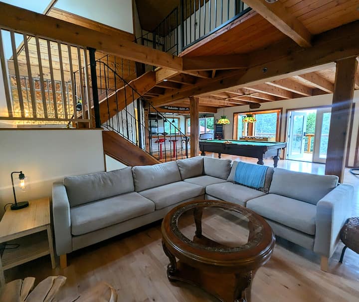 Galiano Grow House Farm Stay - Vancouver Island