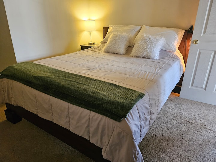 Rustic 1-bed W/ Modern Amenities - Tri-Taylor - Chicago