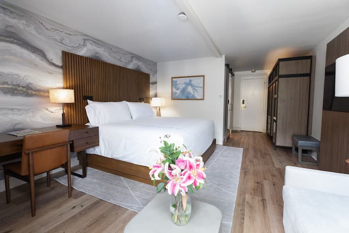 Sitzmark Vail Mountain View King Bed - Vail, CO