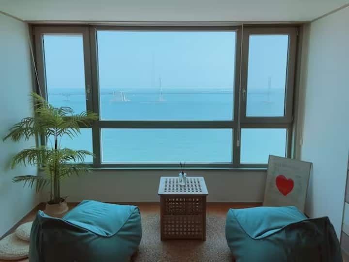 *침대 4개*25평 쓰리룸*광안대교고층오션뷰*해변 1초컷*중심위치* - Busan
