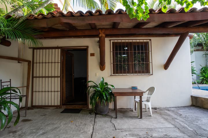 Alberca Con Jacuzzi Cabaña Y Departamentos Cómodo