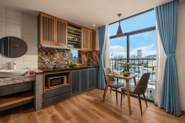 Superior King Studio Cityview - Da Nang