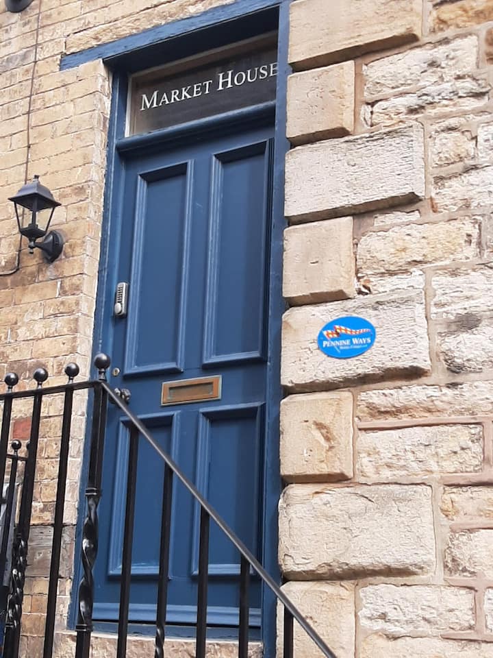 Market House Apartment - Central Location - Alston