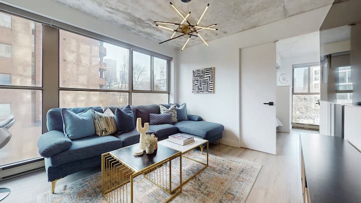 Downtown Toronto Delight: The Cozy 3-bedroom - Mississauga