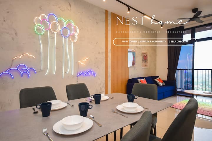 Neon-funky Suite | 6 Pax | 5 Mins Walk To Ciq - Woodlands