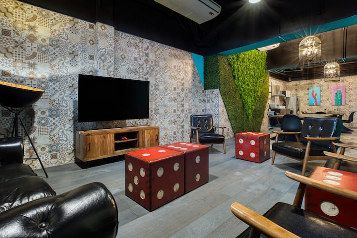 Downtown Contemporary Studio | Fire Pit+lounge+gym - Tijuana