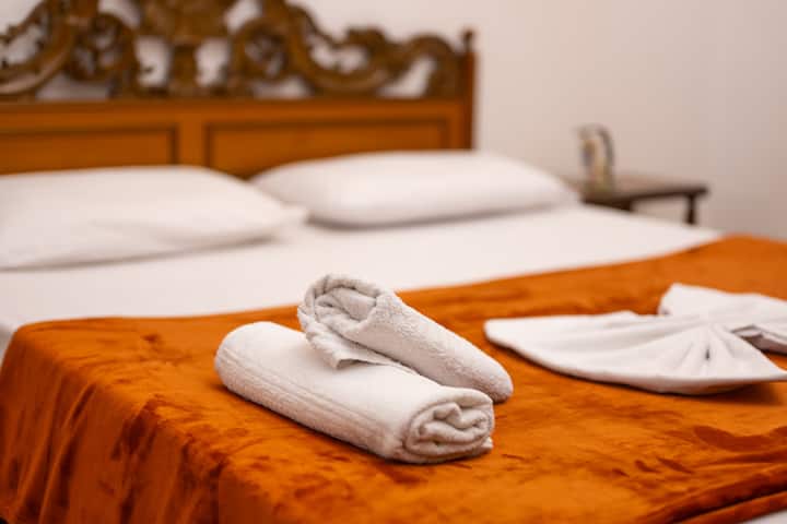 Spacius Penthouse In The Heart Of Tirana Center - Tirana