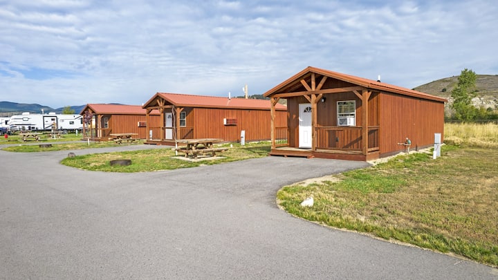 Cabin 1 Miner Stay & Play Golf @ Old Work - Butte, MT