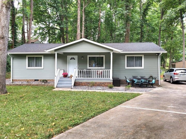 Wooded Cul-de-sac Bungalow, Close To Everything! - Statesville, NC