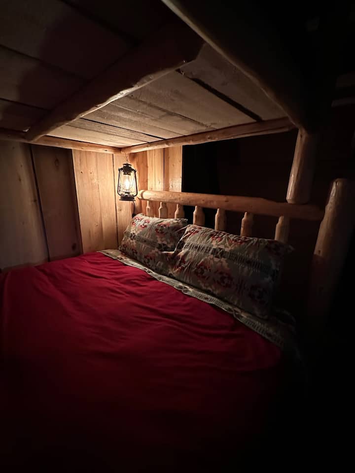 Oz Lodge: Bunk House - Seward, AK