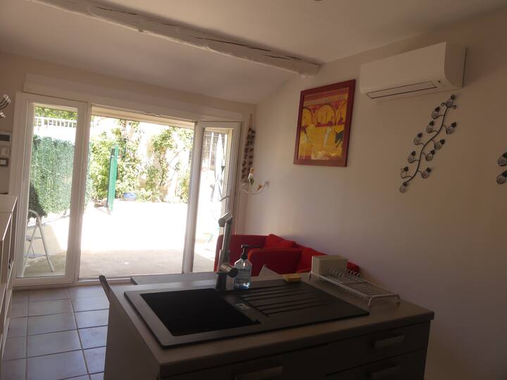 Maison Mitoyenne T2 Avec Jardin - Beaucaire