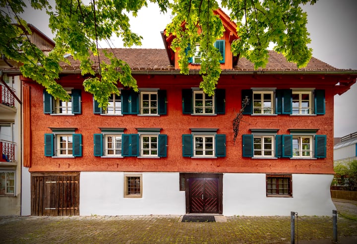 The Crimson Cottage [Top 3] - Dornbirn