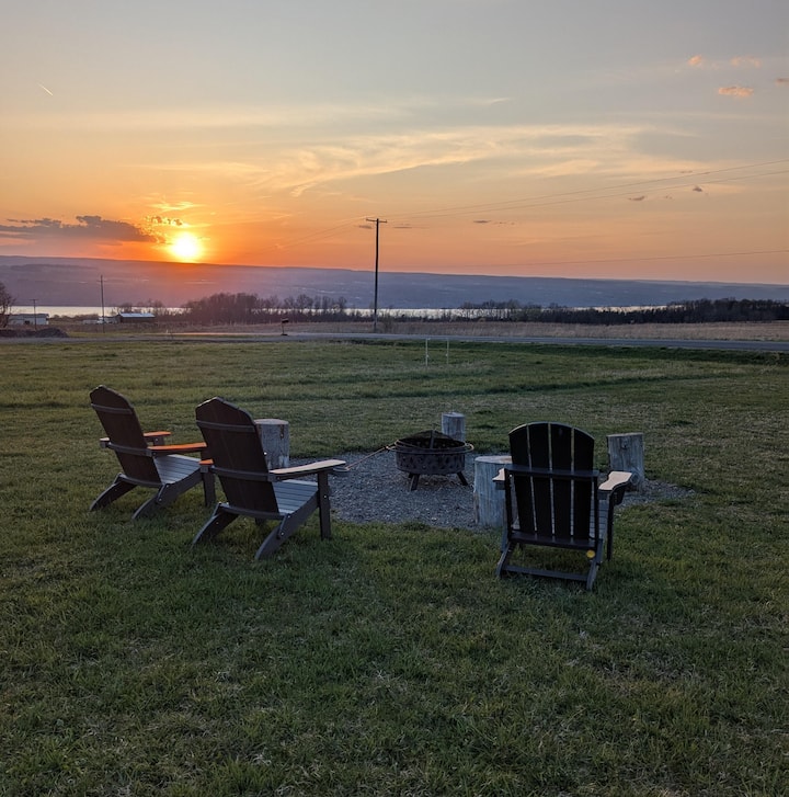 Cozy Cabin • Lake & Vineyard View, Near Wineries 2 - Finger Lakes, NY