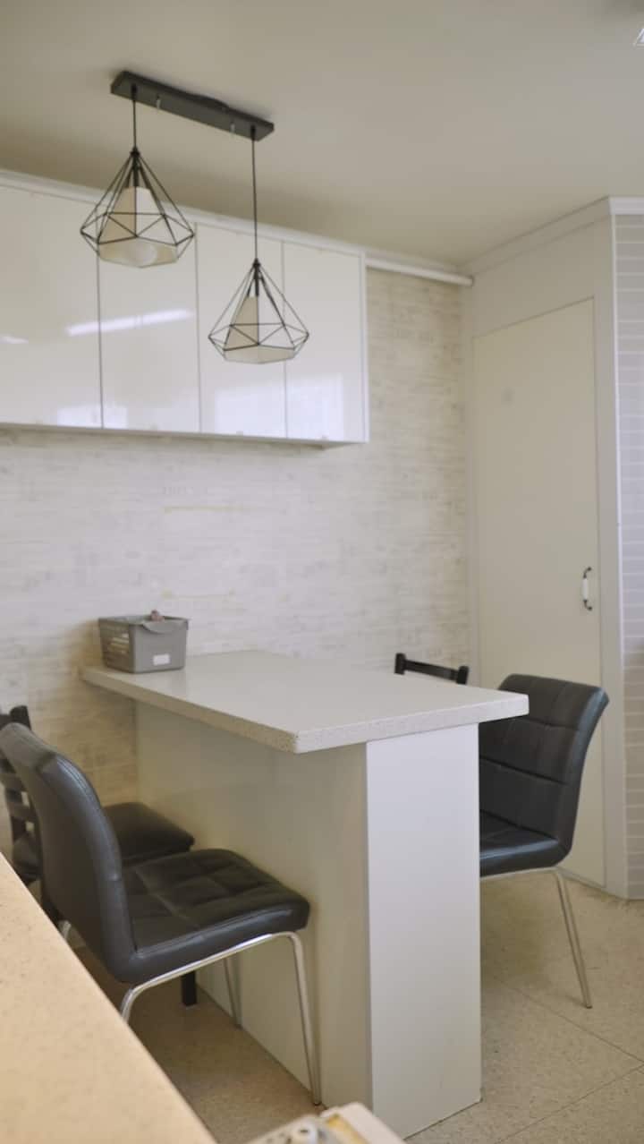 4room  홍대역 도보 5분거리 -여성전용- - Seoul