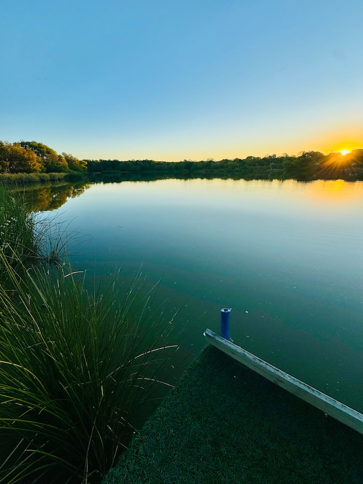1+acre Modern Lakeside/mini Golf/pool Table/fishin - Rockwall, TX