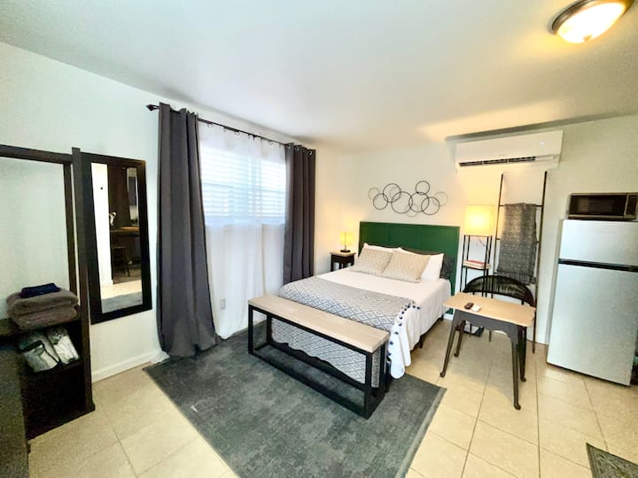 Tower View Studio - 1.5 Blocks To Midland Memorial - Midland, TX