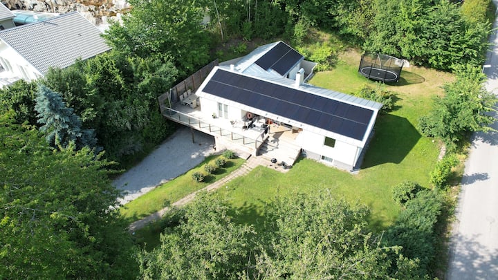 Countryside Villa Close To Water - Tumba