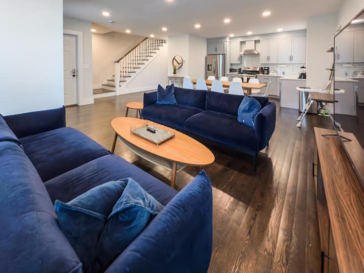 (Dr52) Spacious 6 Bed, Close To City, Roof Deck! - Boston, MA