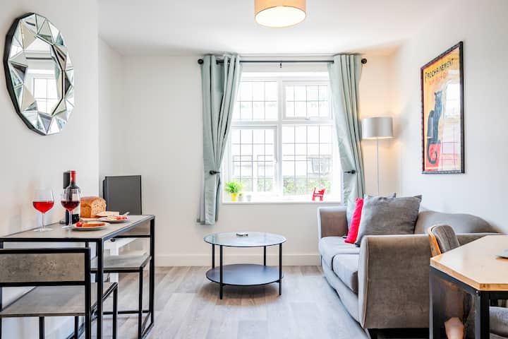 Host & Stay | Croydon Road Apartment - Redhill