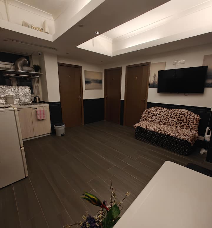 Entire House 4 Br & 4 T/b (8-11pax)-long Term Stay - Hong Kong