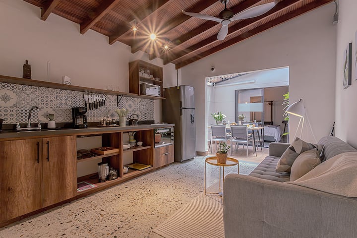 Am: 2 Cozy Beds+ac+tv+ Desks/self Check/cerca A 70 - Medellín