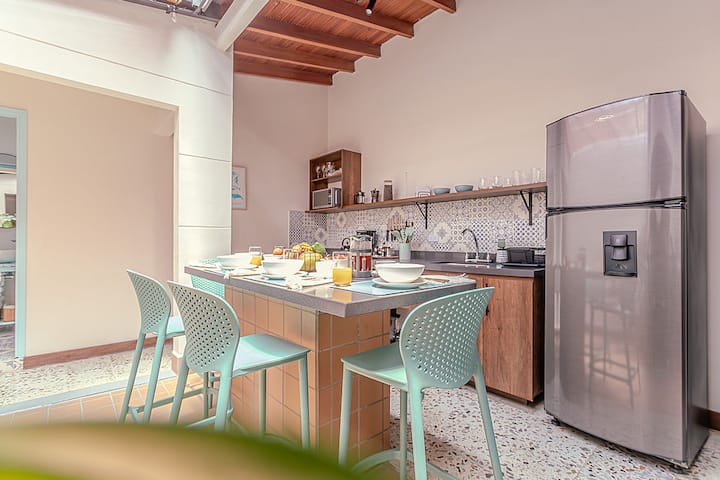 Azul: Cozy Beds +Ac/cerca A 70/selfcheck/workspace - Medellín