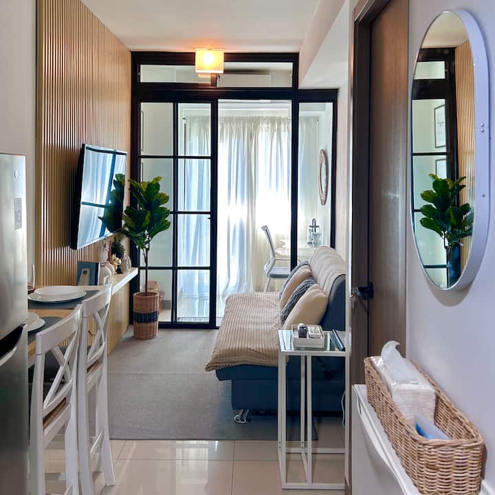 Rusroq 1br By Evan Suite, Pasay, Wifi + Netflix - Manila