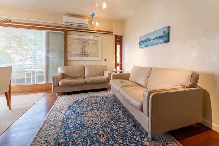Appartamento Con Terrazza Vista Lago E Parcheggio - Gardone Riviera