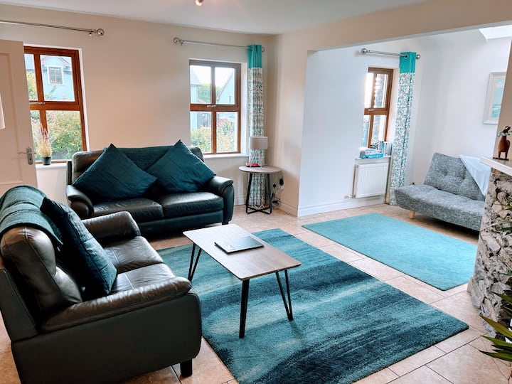 Modern Spacious 3 Bedroom House In Dingle Town. - Dingle
