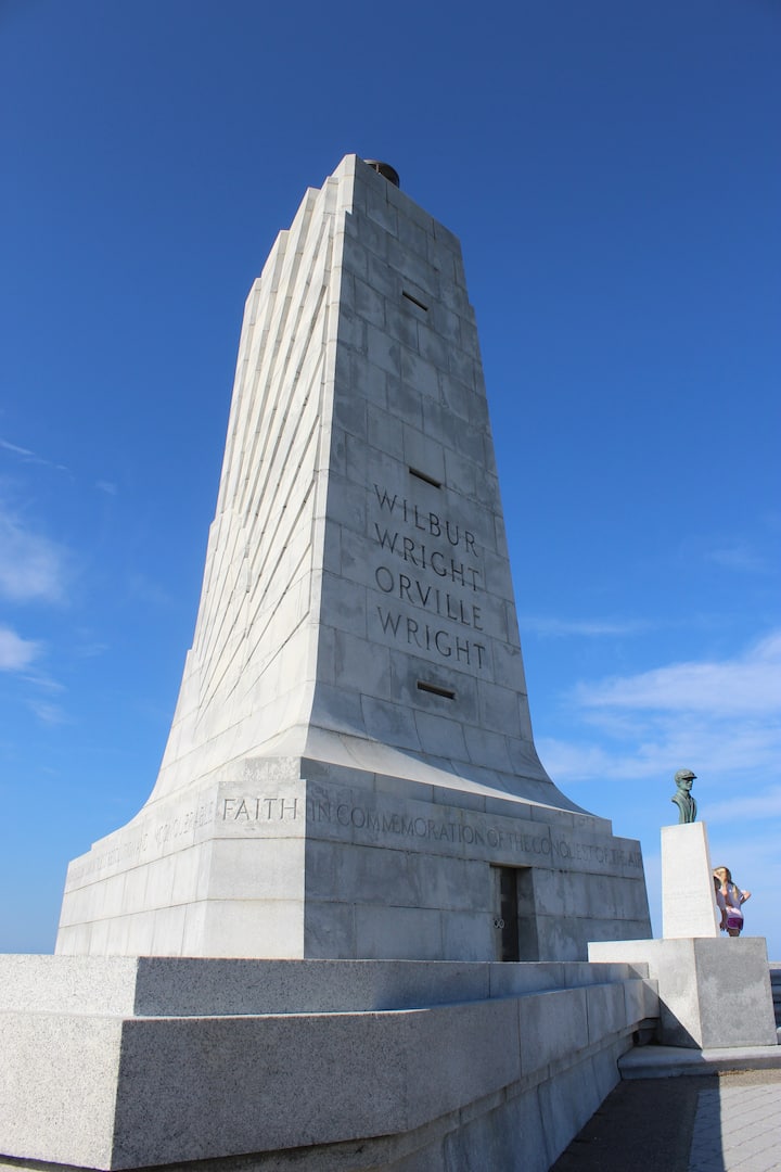 Firefly Lie
Hot Tub
Walk 2 Beach 
Fenced Yard
Pets - Kill Devil Hills, NC