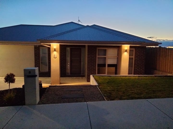 Chrysler Stay - Ideal For Workers & Small Families - Ballarat