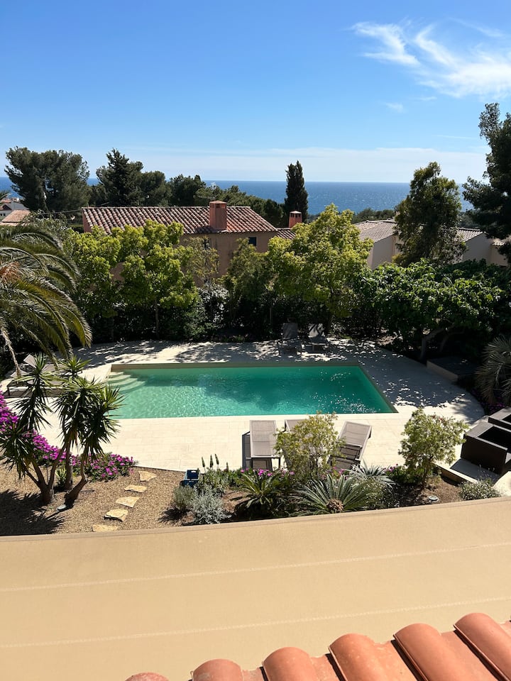 Villa Avec Aperçus Mer Au Calme - Bandol