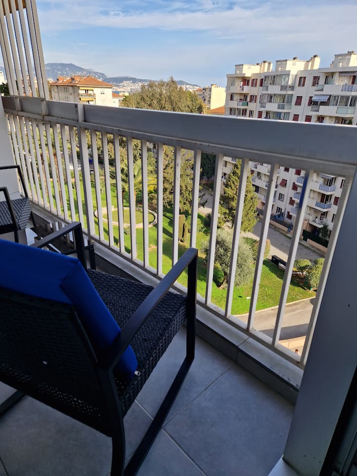 Joli T2 Proche Mer, Aéroport, Climatisé, Parking - Cagnes-sur-Mer